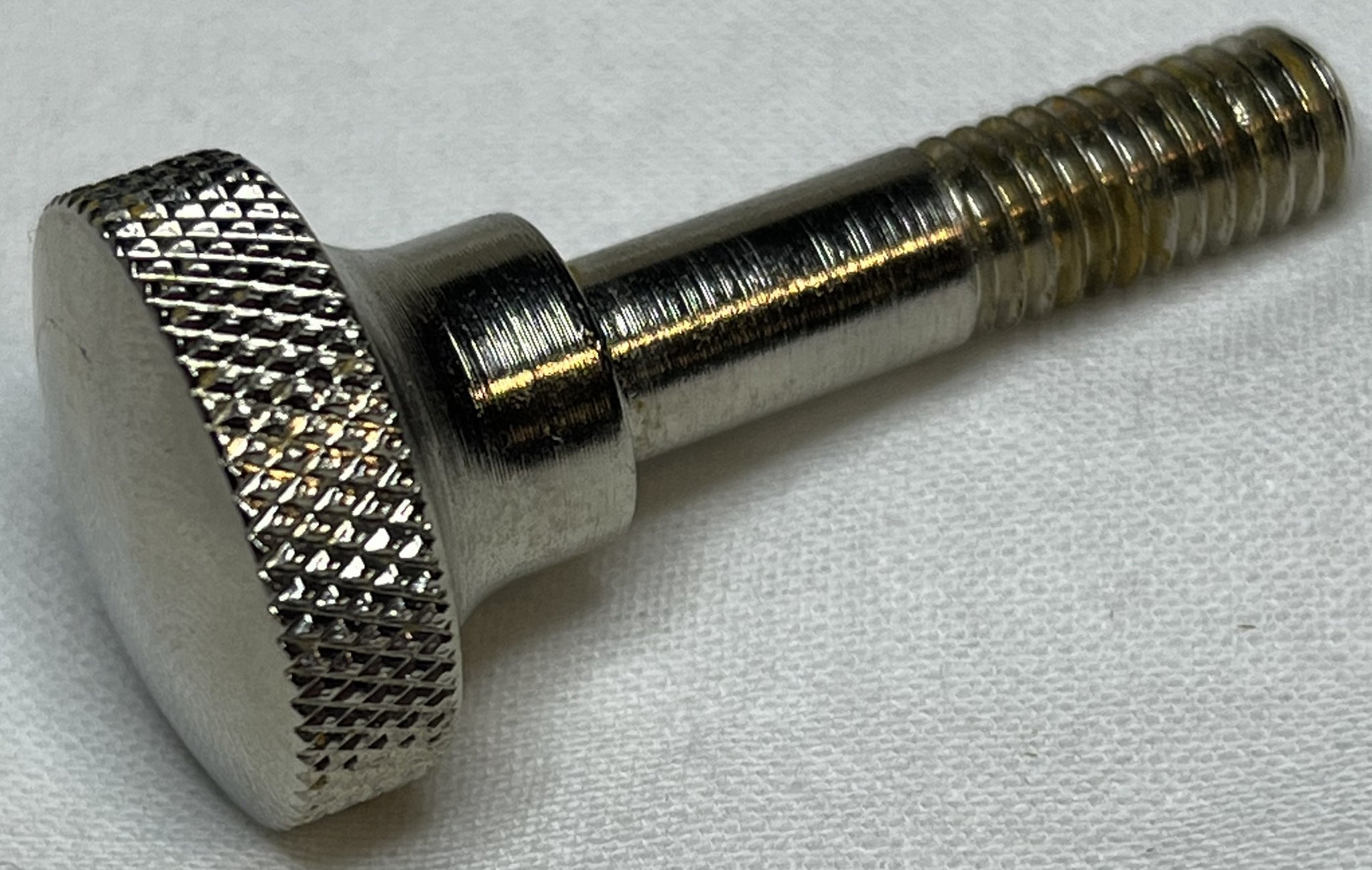 Victor Taper Arm Back Bracket Screw – The Phonograph Shop
